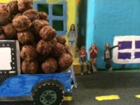 The Yipao Parade – Paper Craft | Spanish Cuentos